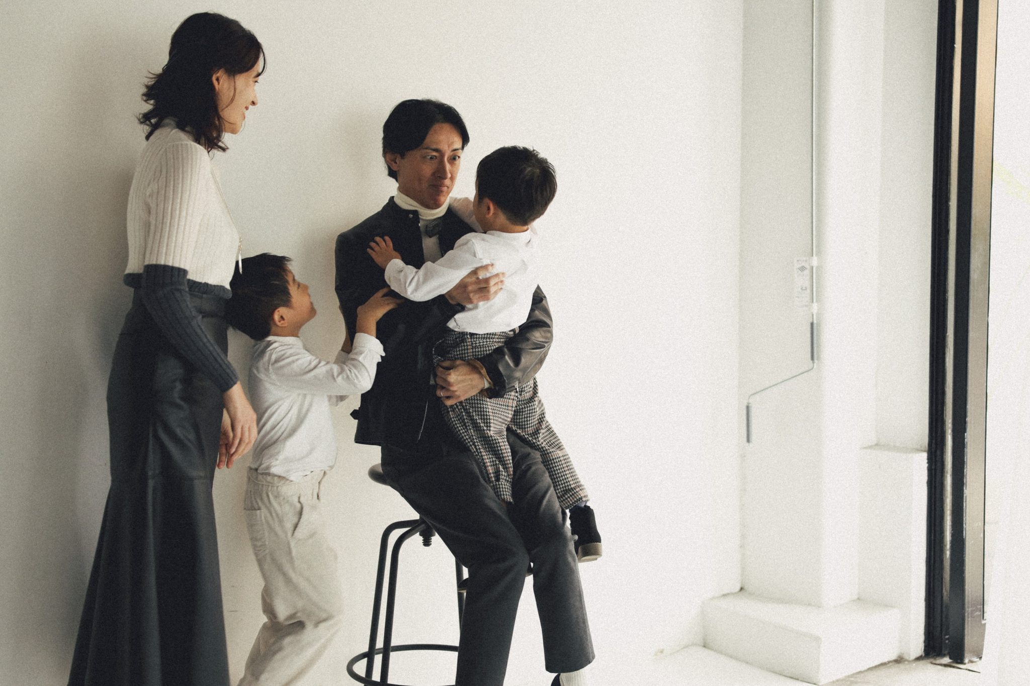 青木裕子さん・矢部浩之さん夫婦共演の舞台裏！家族写真企画に登場 | ライフスタイル｜VERY[ヴェリィ]公式サイト｜光文社