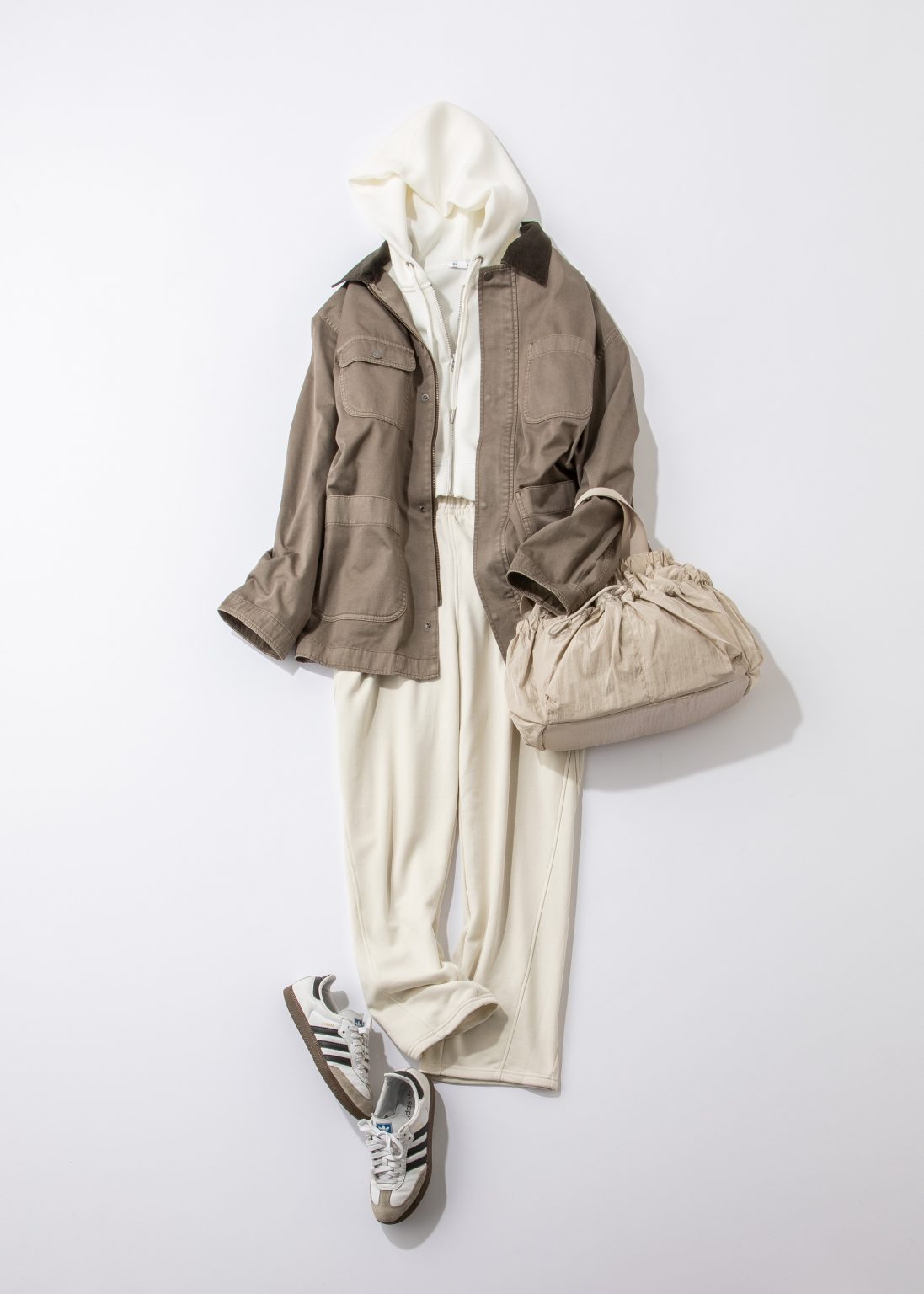 【GU】ダブルフェイスフルジップパーカは30代40代も着られるショート丈 | VERY